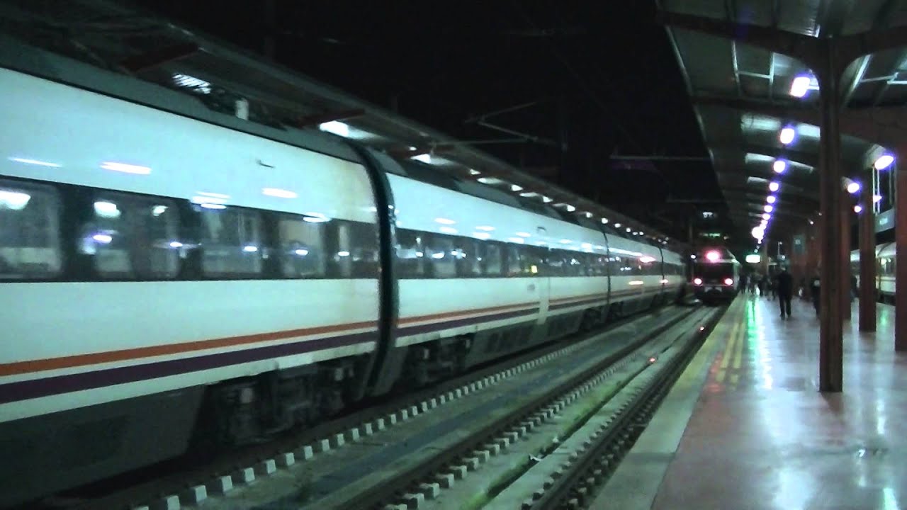 Renfe 121.20 llegando a Chamartín - YouTube
