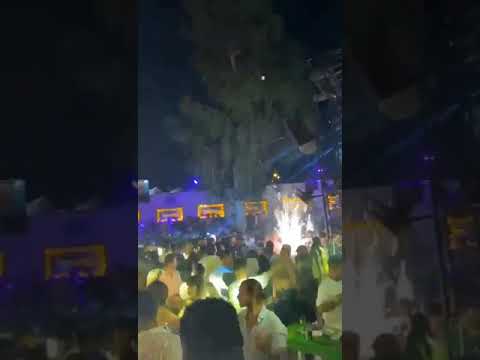 Gece kızlı alkollü ortam snap story