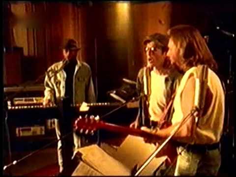 Bee Gees - Kiss Of Life  (Albun - Size isn't Everything) - Music Video 1993