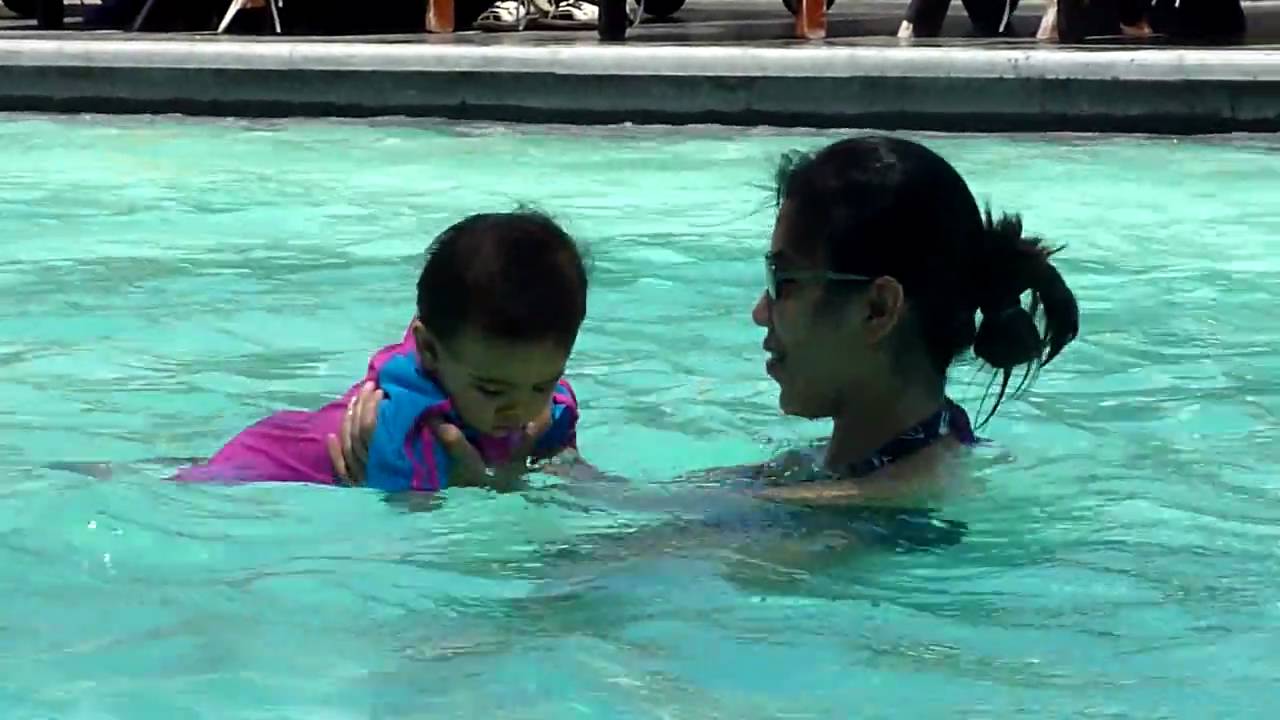 Annabelle in the pool - YouTube