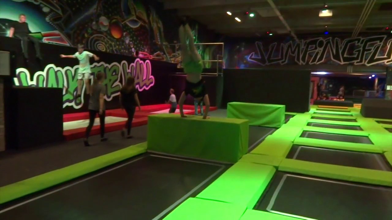 Mikes fødselsdag - Jumping fun i Odense - YouTube