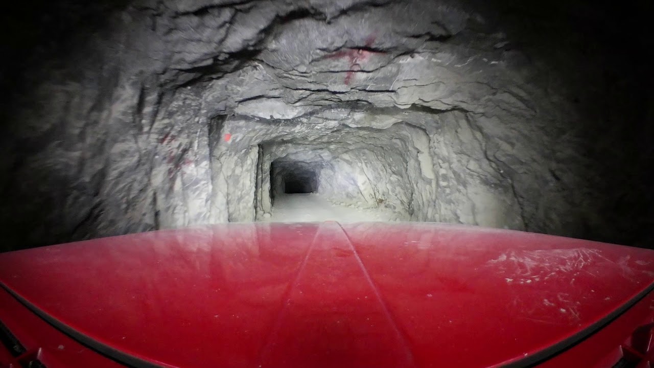 Cherokee XJ in Reward Mine, Independence, CA - YouTube