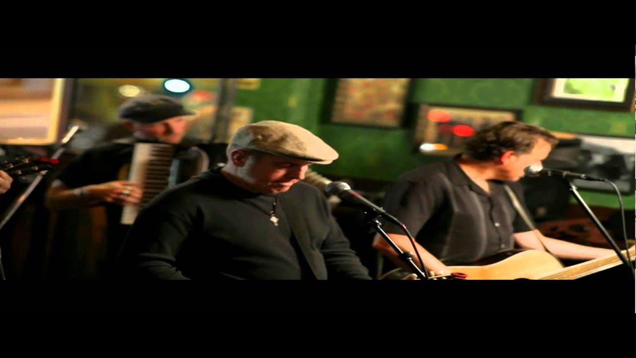 Shillaly Brothers "Fields Of Athenry" Rock & Reiley's - YouTube