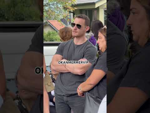 Kerem Bursin Nilperi Şahinkaya’nın annesinin cenazesinde. #kerembursin #hanker  #sençalkapımı