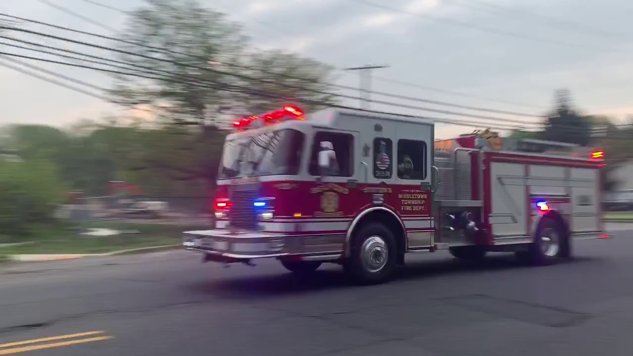 MTFD Engine 131 (31-3-76) Responding - YouTube