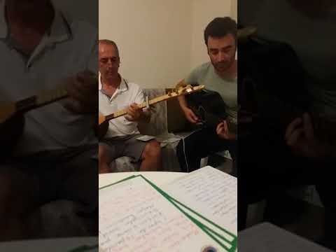 Varmı güzel türkü söyleyip baglama calan amca