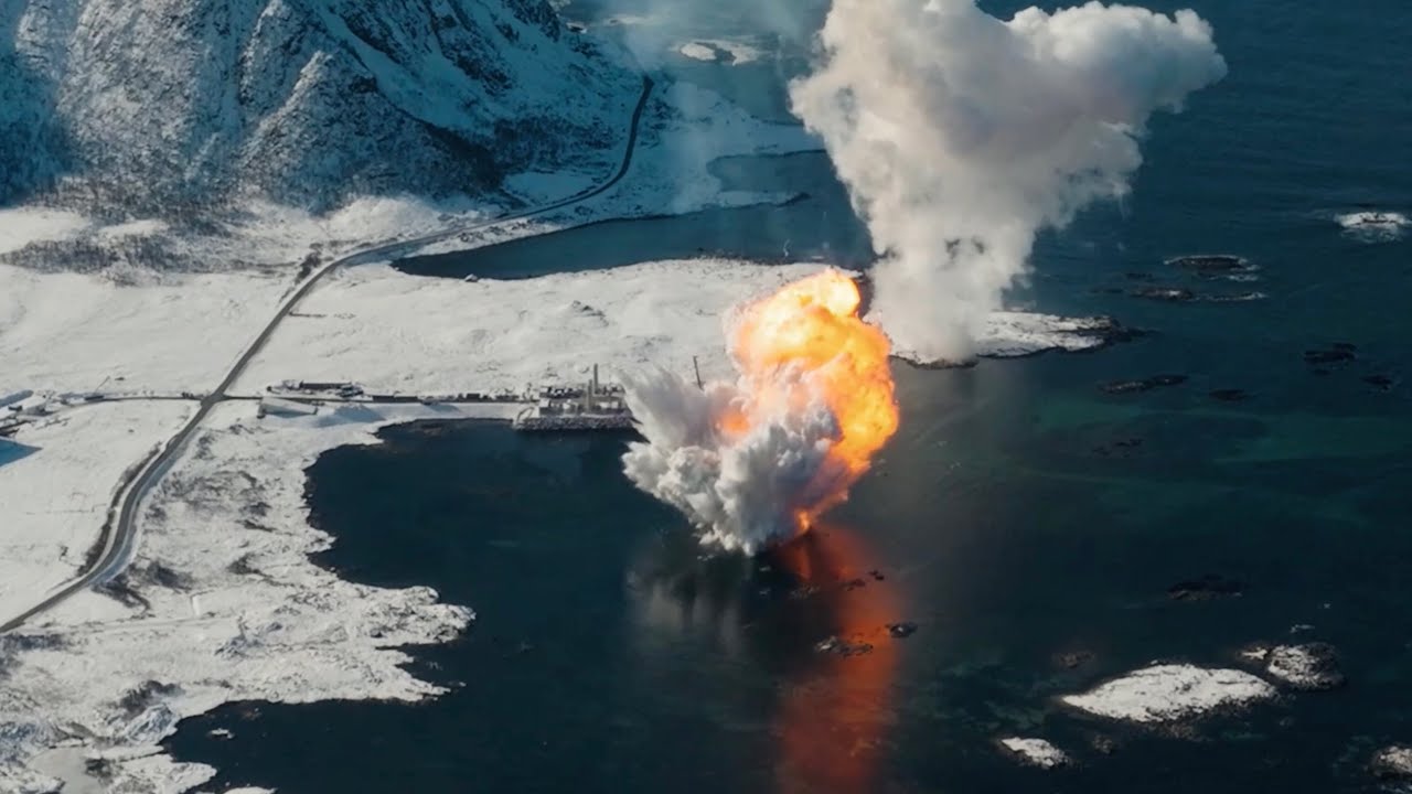 ISAR Aerospace Rocket Launch Fail / Explosion - 4K - YouTube