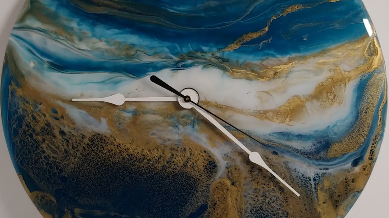 #38 - Resin Clock (Swipe/tilt technique) - YouTube