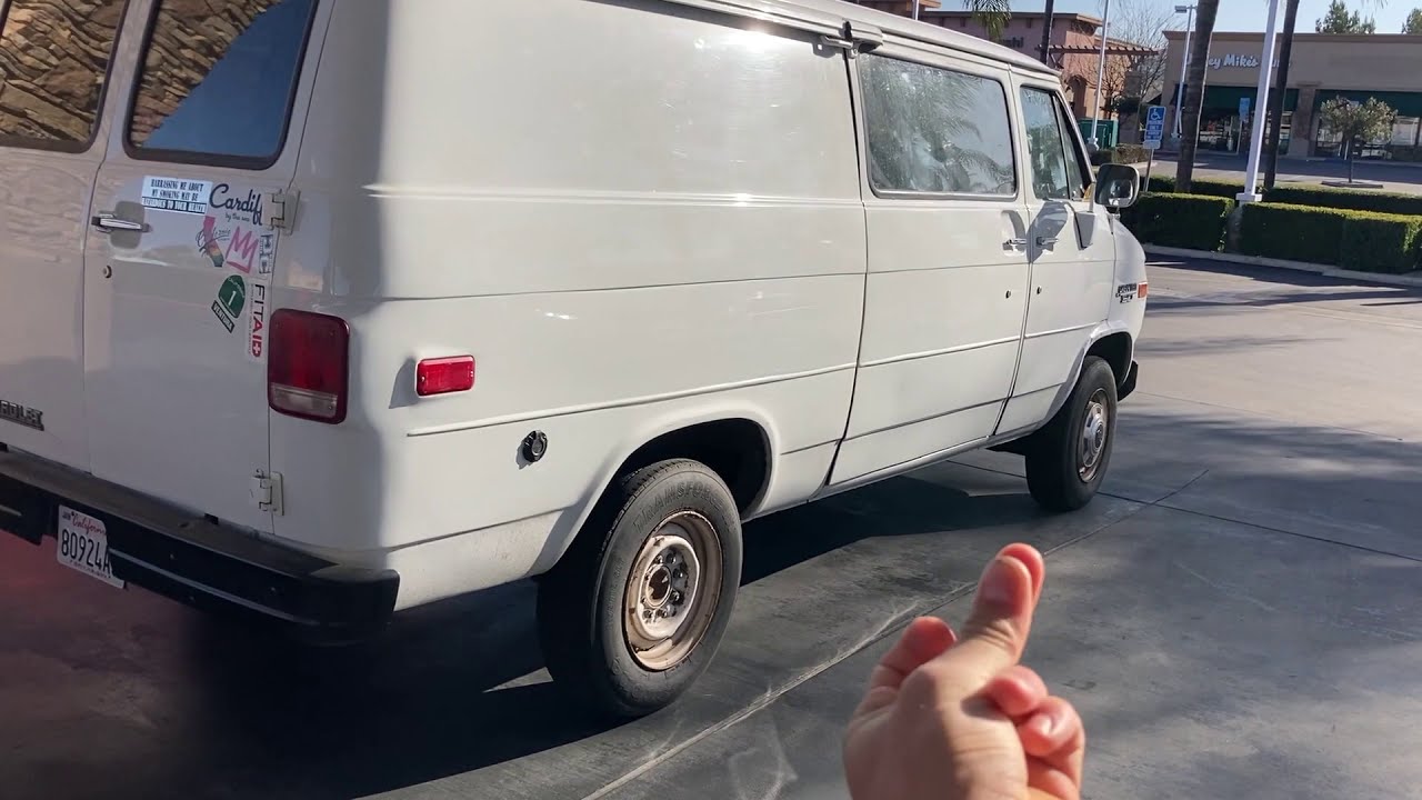 1988 CHEVY G30 VAN BUILD PART 6 - YouTube