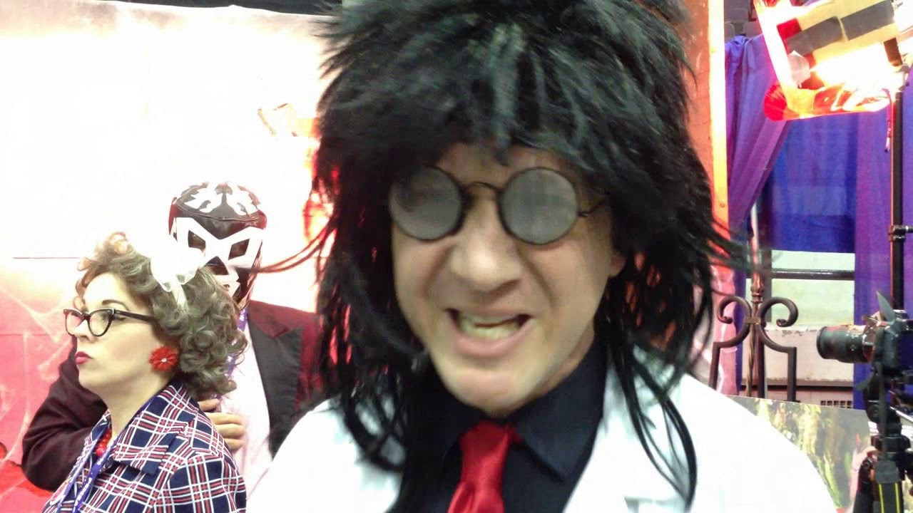 Dr. Pinkerton goes viral at Pensacon 2020 - YouTube