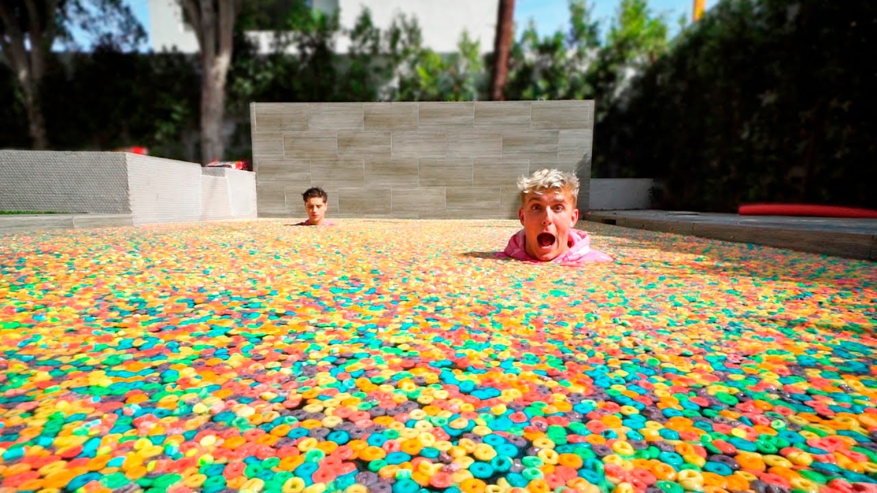 1 MILLION FRUIT LOOPS IN POOL! - YouTube
