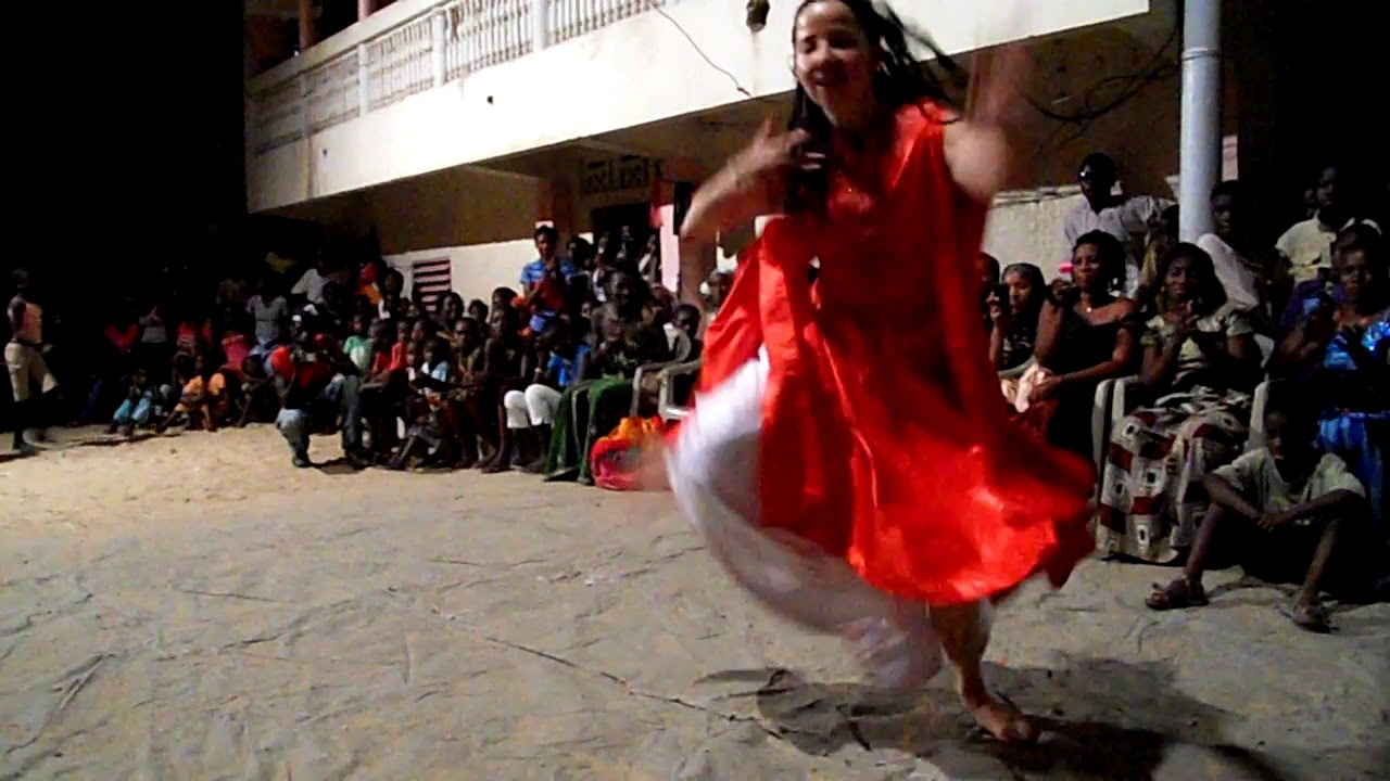Danse Sabar - Bara Mbaye - Âm Métis - YouTube