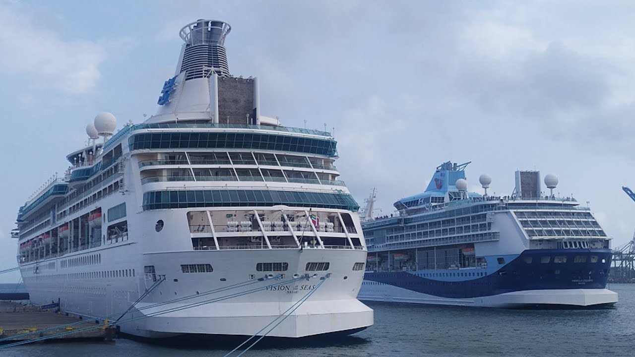 Vision class arriving in Colon (Vision of the Seas and Marella ...