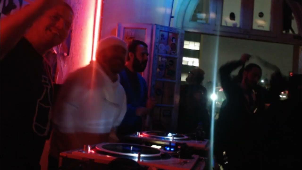 Duelo de forró em 78 RPM: DJ Tick vs DJ Rick | Forró dos Ratos - YouTube
