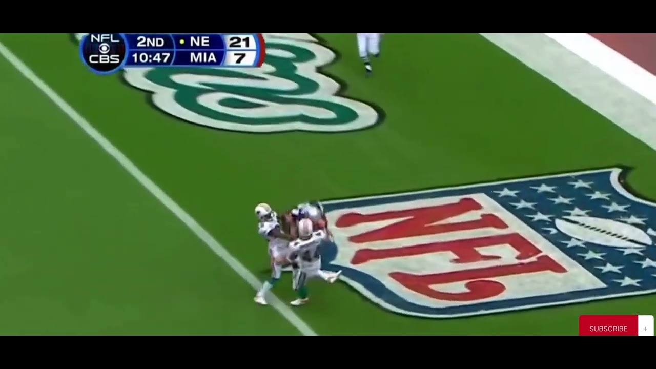 Tom Brady finds Randy Moss for a insane touchdown!! What a fantastic ...