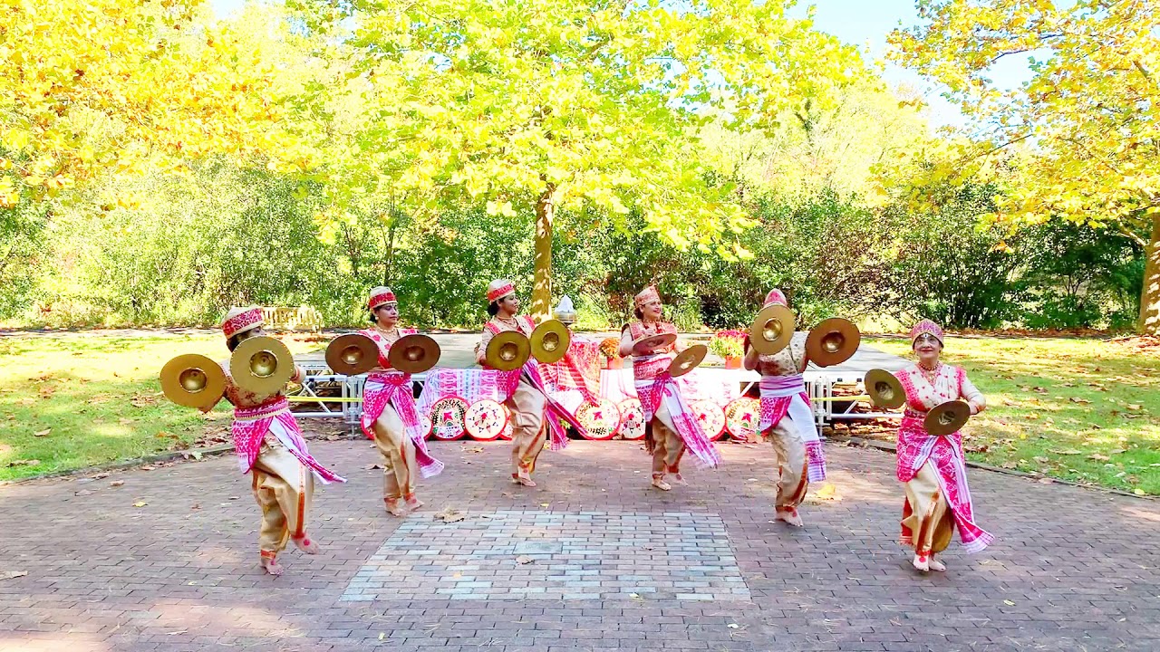 Bhortaal Nritya Presented by Thapona Rhythmic Group_USA - YouTube