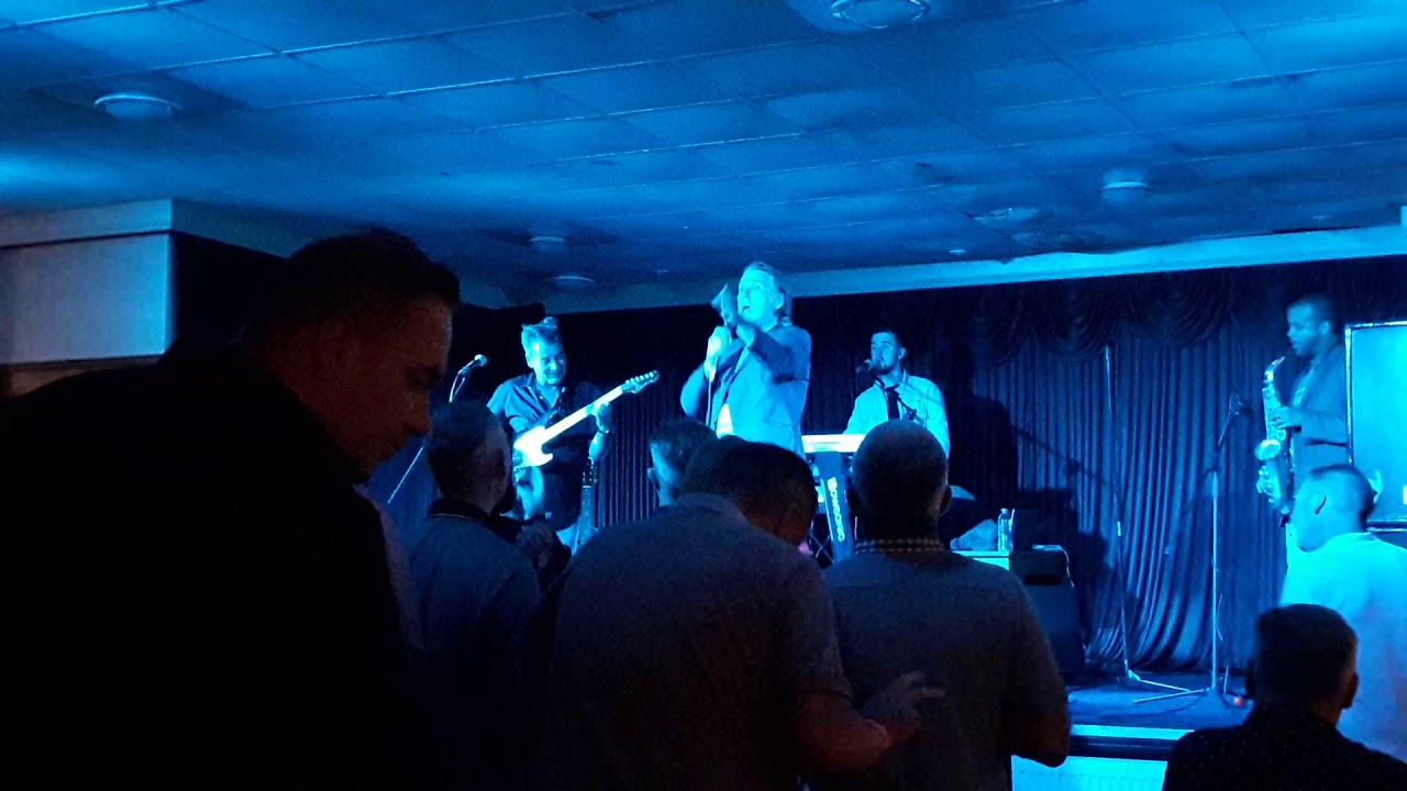 China crisis Arizona sky live at longlands club in Middlesbrough - YouTube