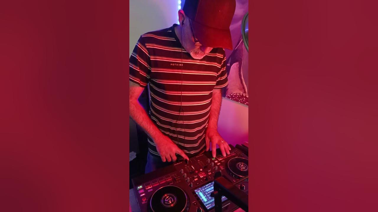 DJ SunnyD is live! Tec House Electro BreakBeat Mix - YouTube