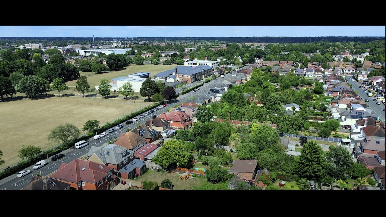 Slough | Short video Of Langley Up In The Sky | 4K - YouTube