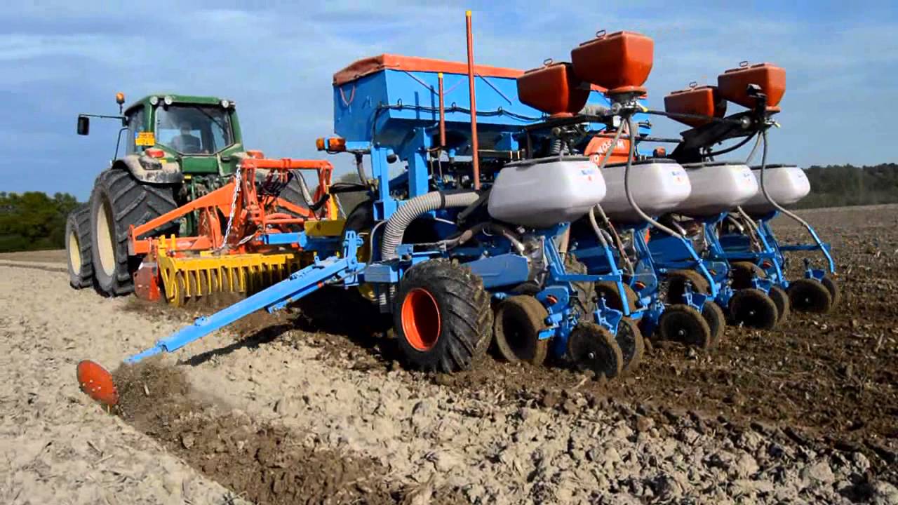 Corn seeding with John Deere and combine seed 2014 - YouTube