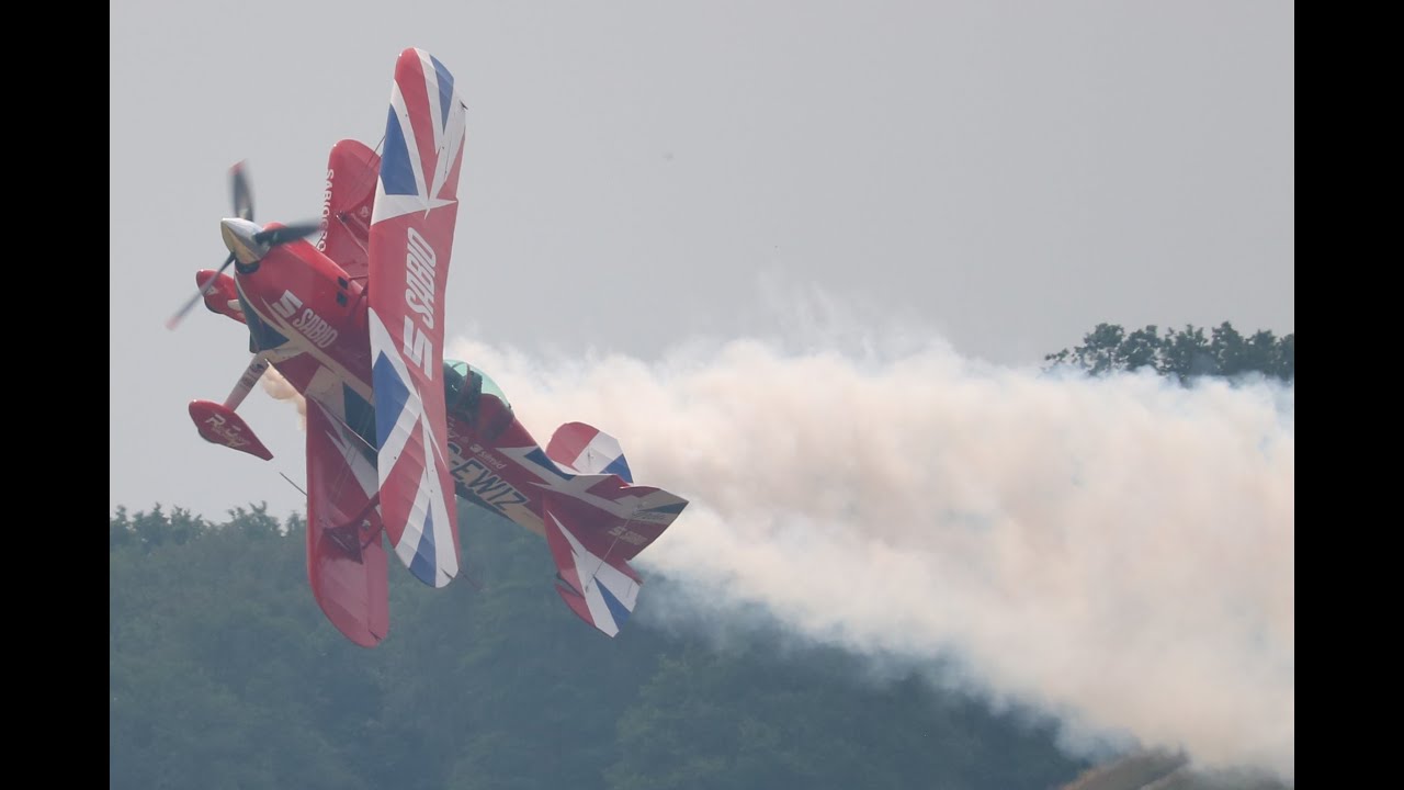 Unbelievable piloting skills, Rich Goodwin in his Muscle Pitts Biplane ...