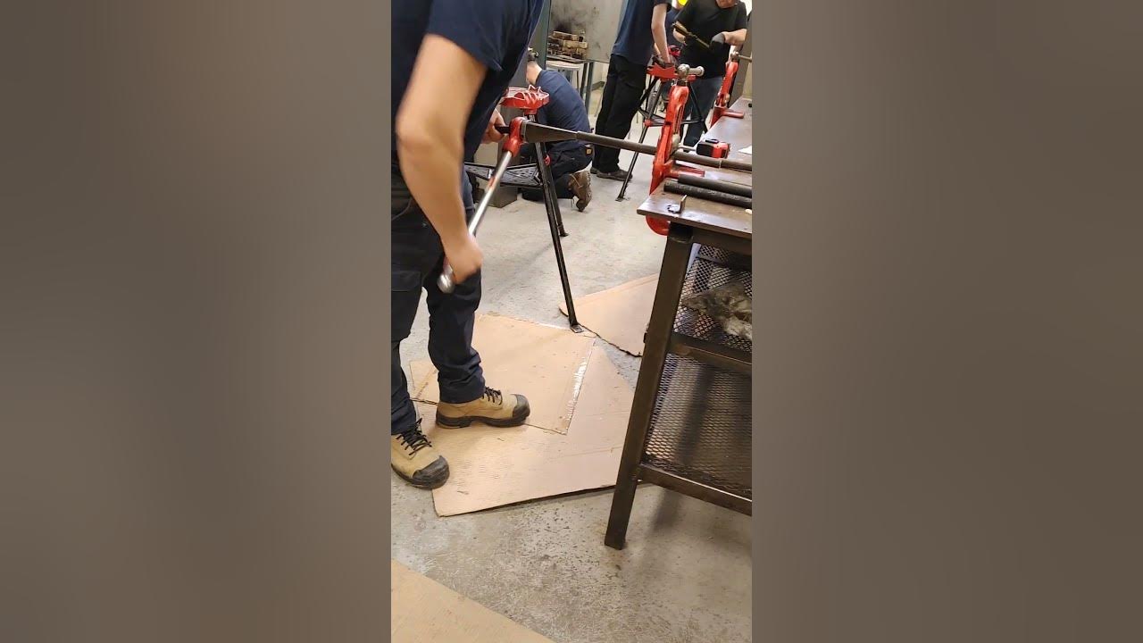 How to do rimming in the half steel pipe?#rim#pipe#black steel pipe#shorts - YouTube