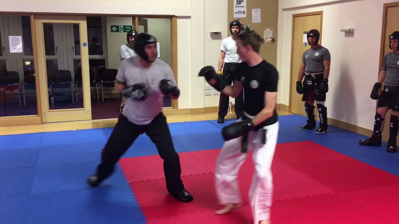 Points sparring vs Continuous sparring - YouTube