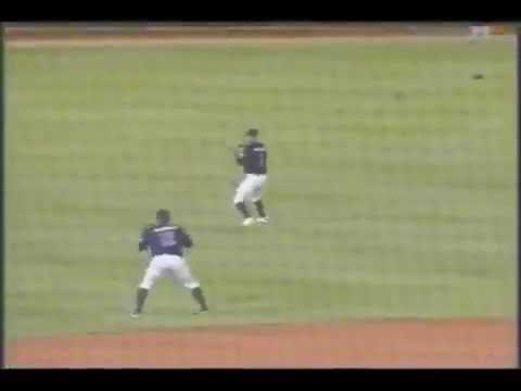 Rainer Olmedo Tiburones de la Guaira - YouTube