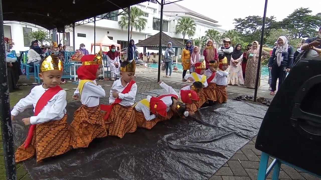 Tari Bungong jeumpa - YouTube