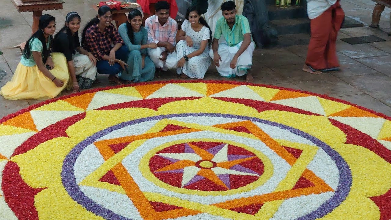 onam pookalam | വിളയാട്ടൂർ നടുക്കണ്ടി ശ്രീ ഭഗവതി ക്ഷേത്രം - YouTube