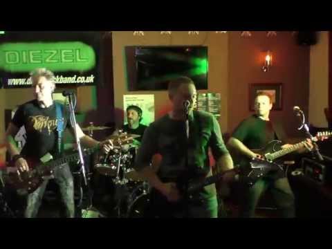 Diezel Covering Hard To Handle live @ The Woodman Halstead 29 08 2014