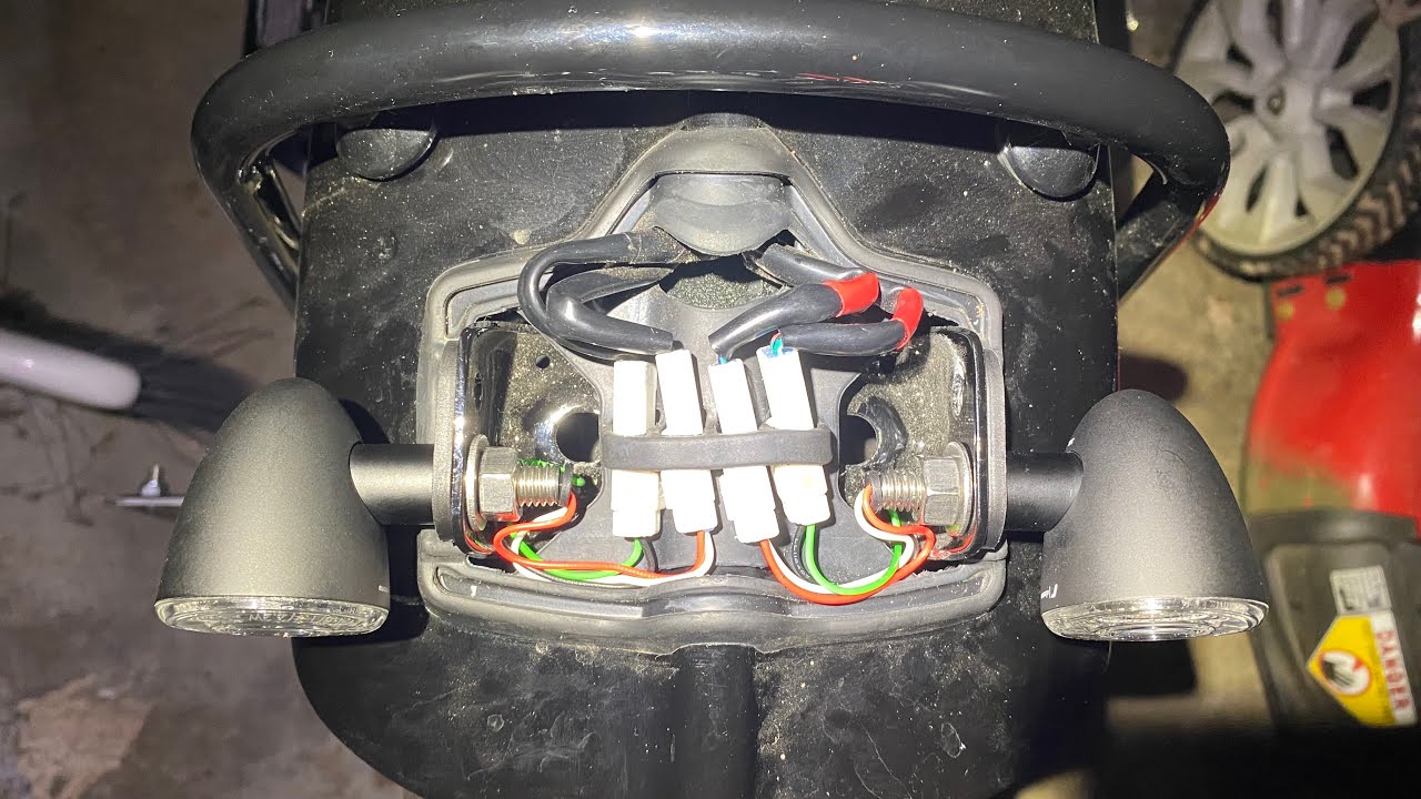 Installing Multifunctional Tail Lights on a Triumph Bobber Black Short ...