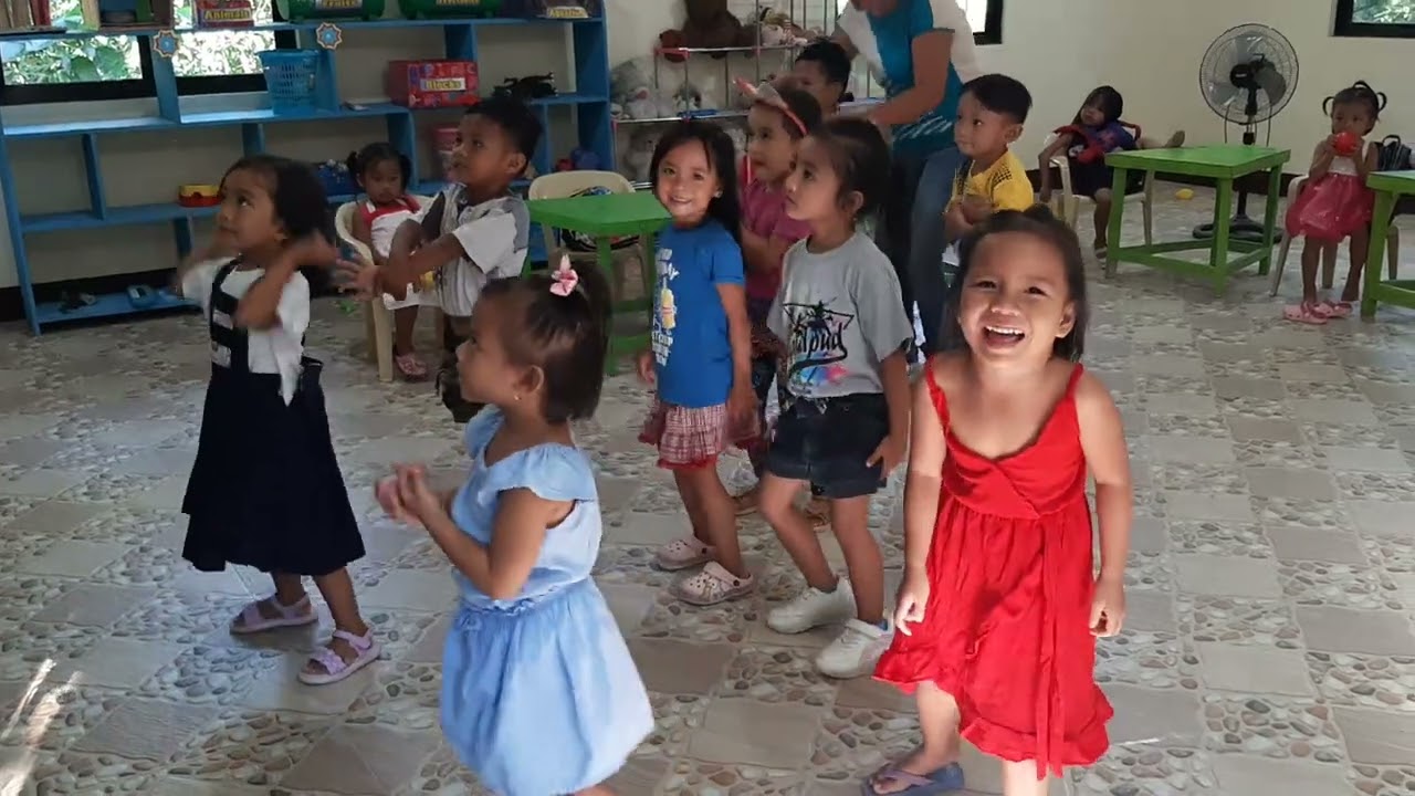 Paru Paro G dance with my Daughter Mj and Her Daycare classmate - YouTube