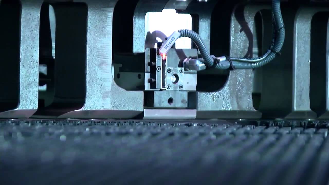 DANOBAT AUTOMATIC PANEL BENDER - YouTube