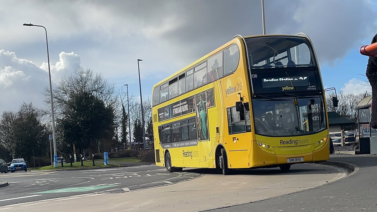 Reading Buses Enviro400 208 (SN11 BVO) On Route 26 To Reading Station ...