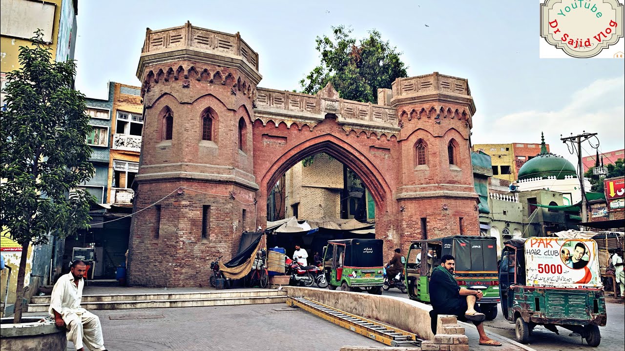 Inside ancient Haram Gate pillars Multan.Italy for Multan,Pakistan ...