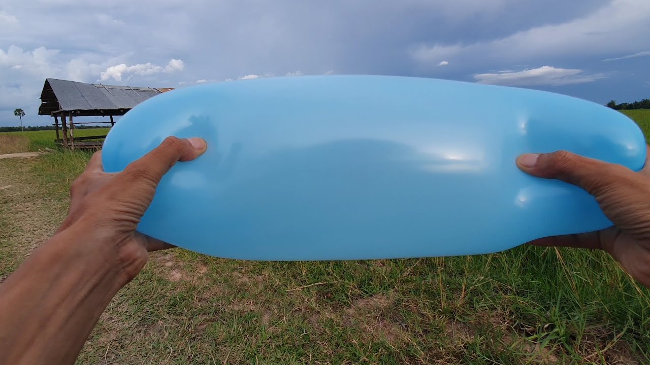 outdoor fun with Rocket Balloon and learn colours, popping balloons ...