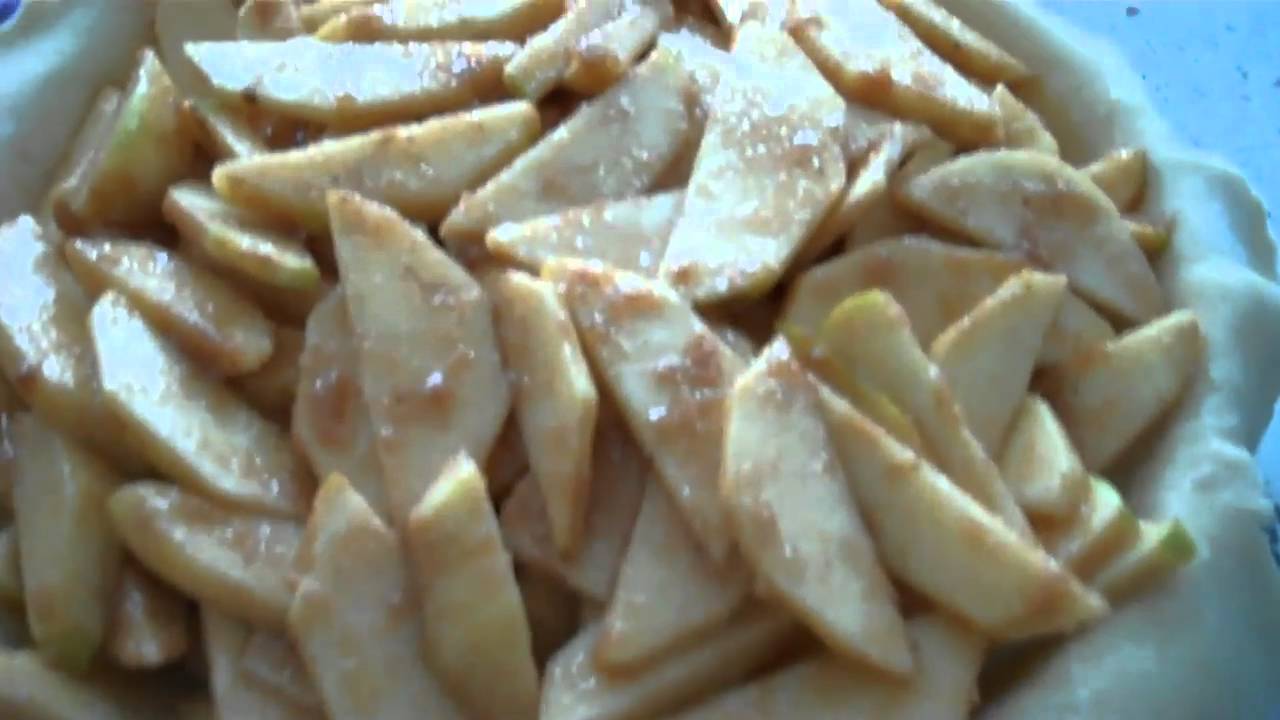 Making an Apple Pie using Newtown Pippin Apples - YouTube