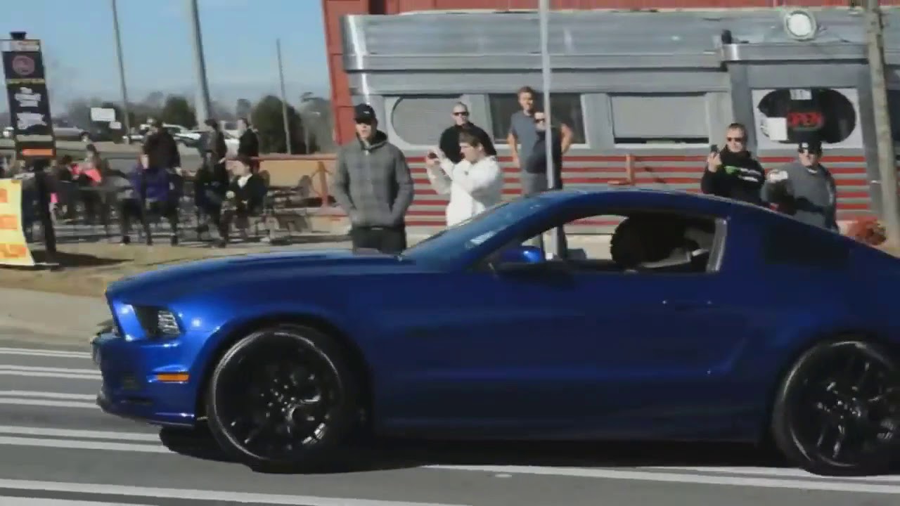 ULTIMATE FORD MUSTANG DRIVING FAILS, EPIC MUSTANG CRASH COMPILATION ...
