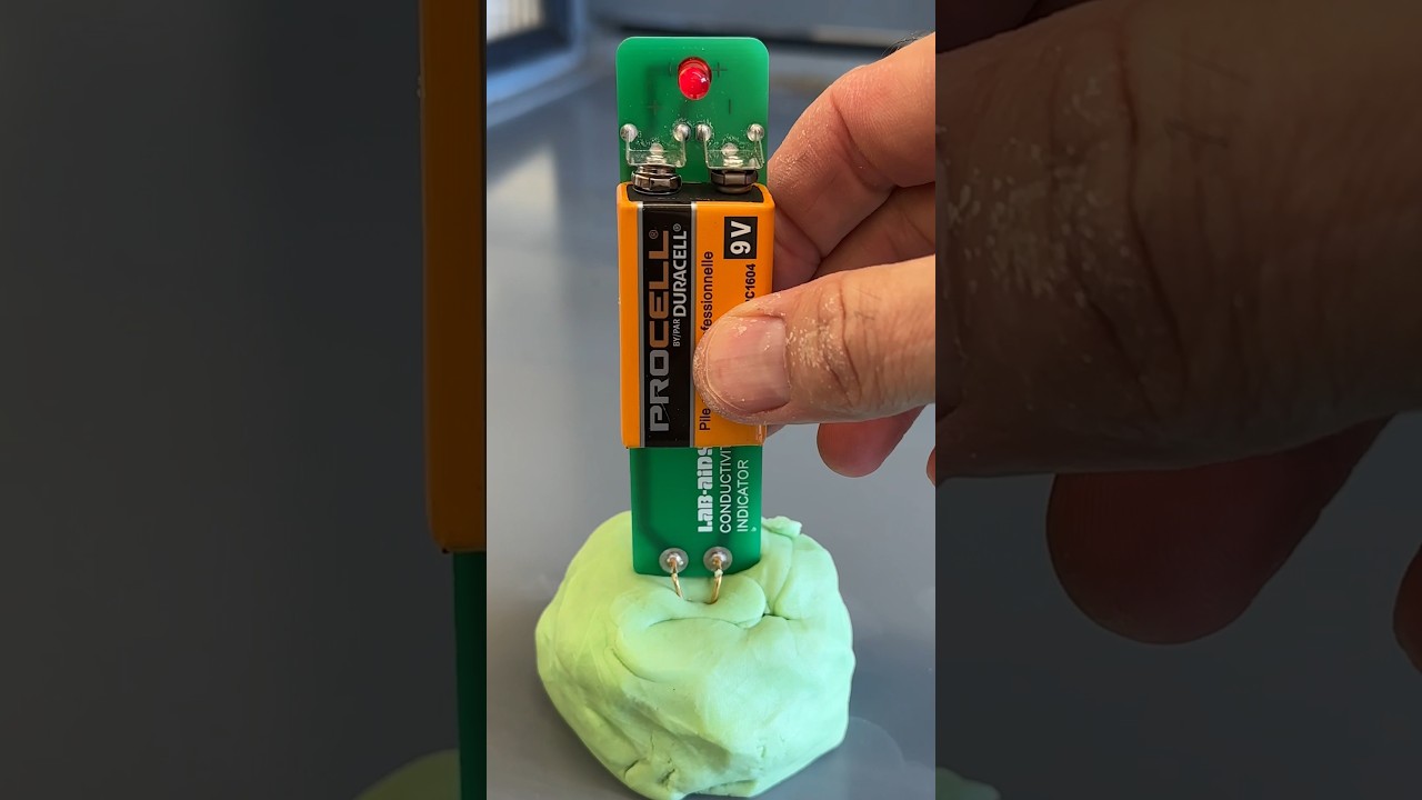 Making a Battery Using Playdoh - YouTube