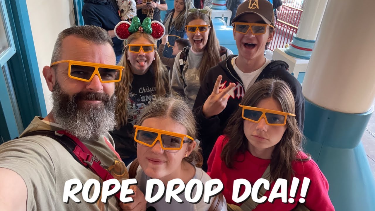 ROPE DROP RADIATOR RACERS! MORE CHRISTMAS CHURROS AND A CHRISTMAS ...