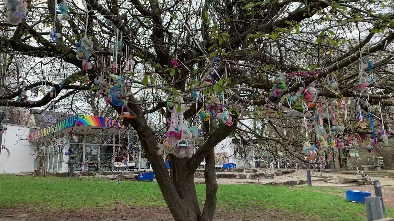 Westfalenpark baby dummy tree - YouTube