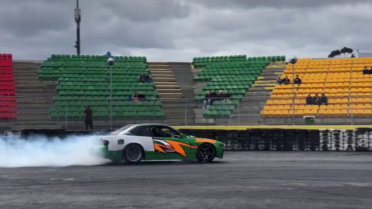 Nathan Atkinson RUNNING the wall during qualifying @ Rnd 4 - YouTube