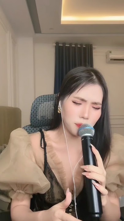 Ai Khổ Vì Ai -Lan Vy Cover #shorts - YouTube