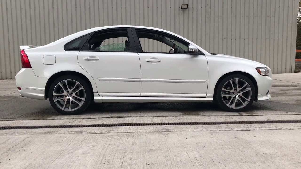 Volvo S40 R-Design D4 175 - YouTube
