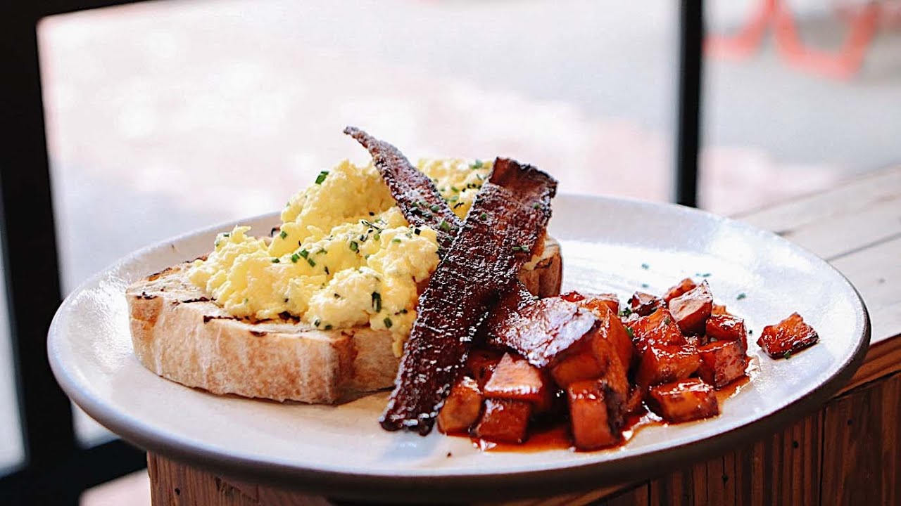 The Jones Assembly's Kyle Toland Makes Aussie Brekkie - YouTube