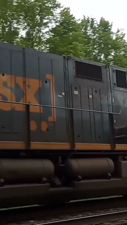 do not hump boxcar on CSX intermodal!! #railtrack #railway #railvlogger #train #railcar - YouTube