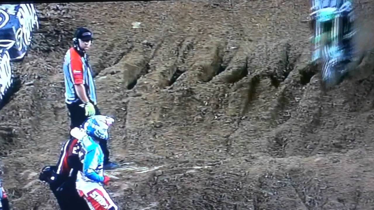 **NEW** Chad Reed Crash Dallas SX 2012! (Over the bars + out of race ...