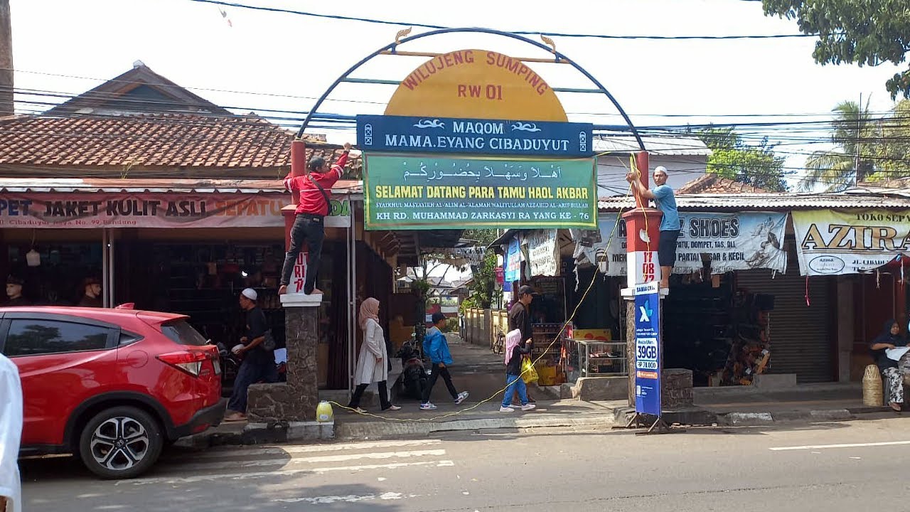 Suasana Wisata Religi di Cibaduyut Jelang Haul Mama Cibaduyut - YouTube