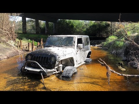 Stuck Jeep Wrangler - YouTube